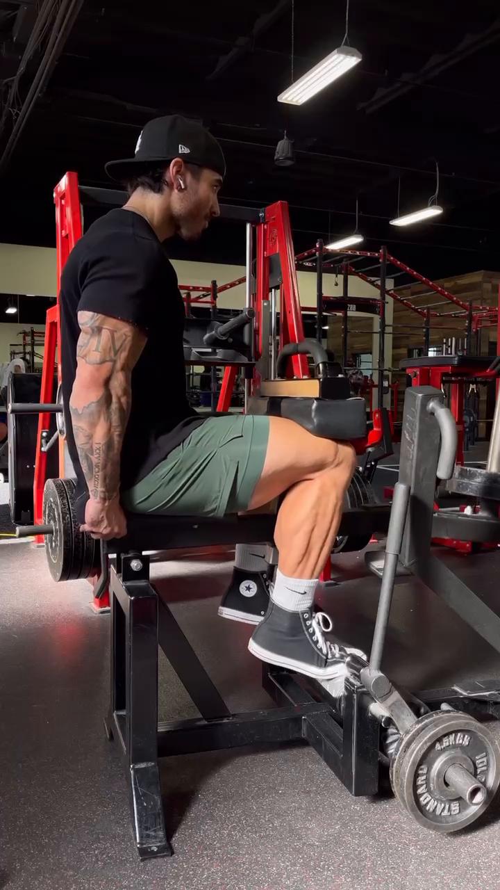 Playbook - Day 1 Training - W1 D1 LEGS/ABS