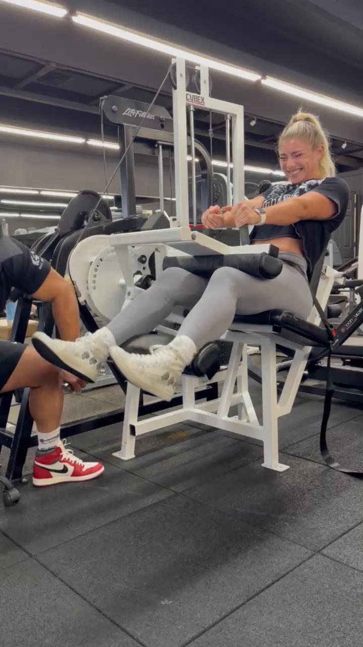 Sabrina Nicole - Bodybuilder