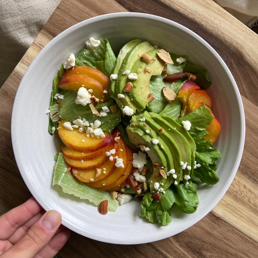 Regan Thompson - Registered Dietitian & Trainer