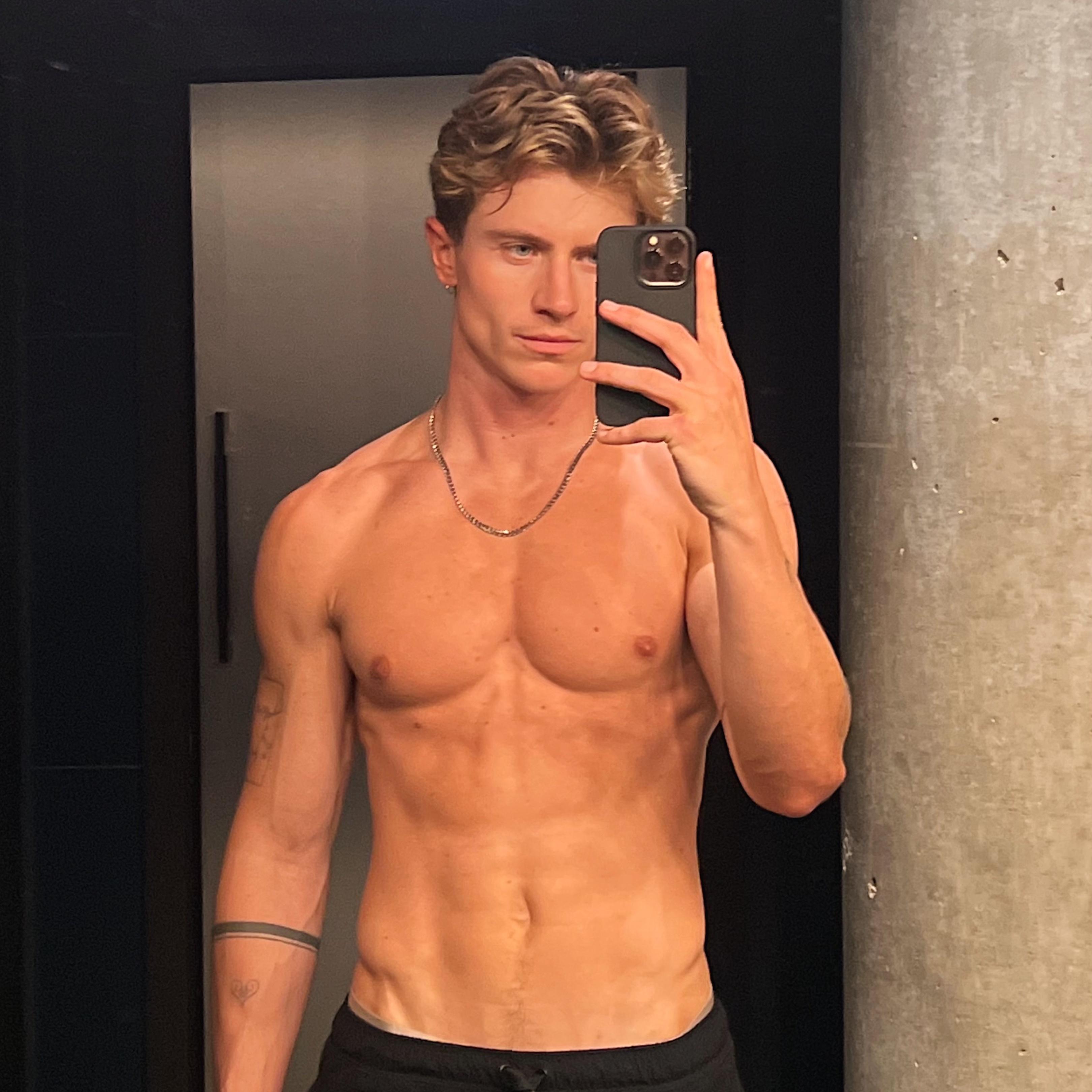 Joshua Paine App - Fitness Enthusiast, Model, Influencer